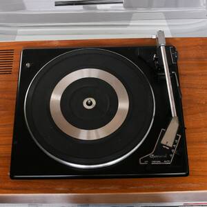 Slutpris för SKIVSPELARE, med förstärkare, Garrard SP