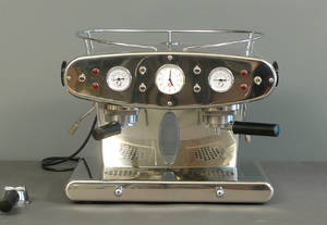 Slutpris för Espresso-maskin, design Luca Trazzi, Francis!