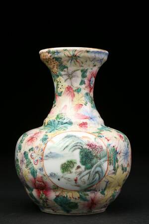 Slutpris för Kinesisk vase af porcelæn, Chien